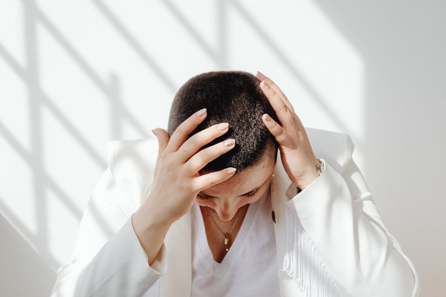 Définition des troubles anxieux : comprendre les symptômes, les causes ...
