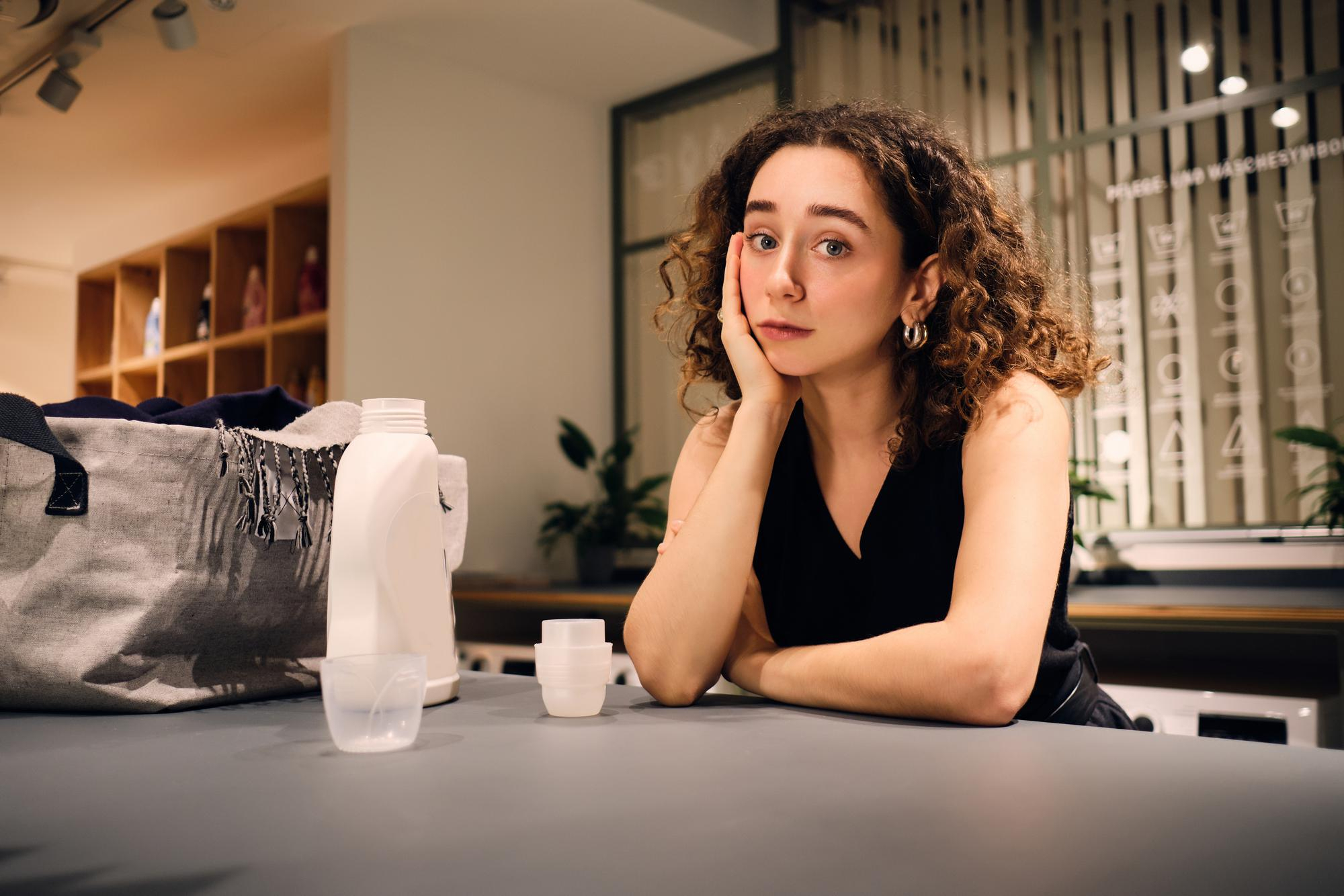 Pourquoi suis-je toujours méfiant ? Les causes profondes de la méfiance ...