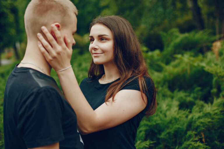 Pourquoi la confiance amoureuse devient-elle si difficile à accorder ...